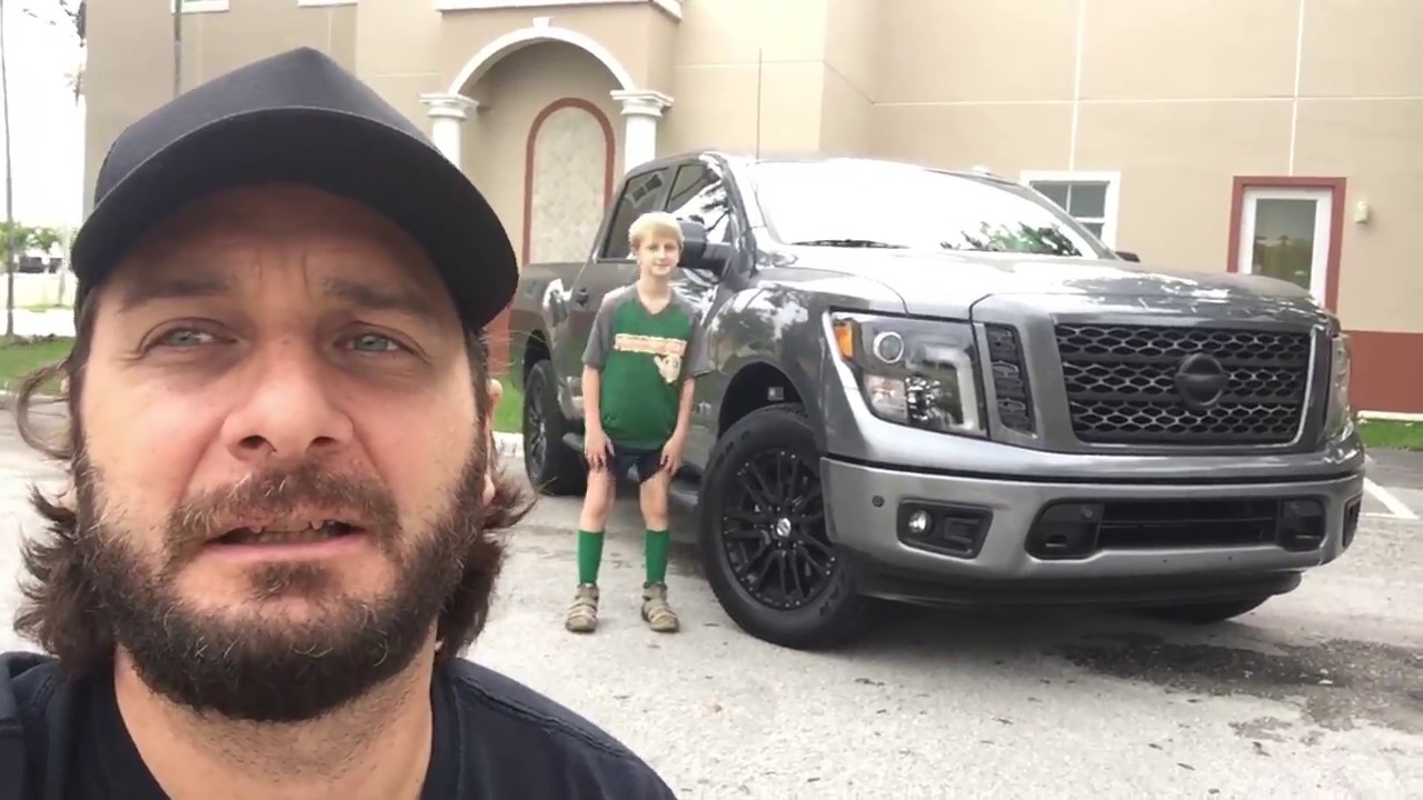 Nissan Titan Midnight Edition 2018 | Detalles en vivo (feat. Luca ...