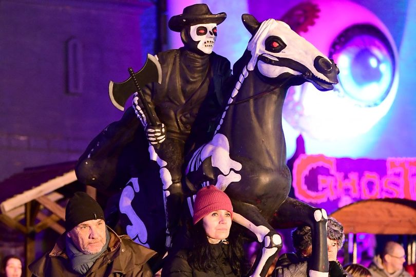 53 wonderful photos of a busy 'Super Saturday' in the city