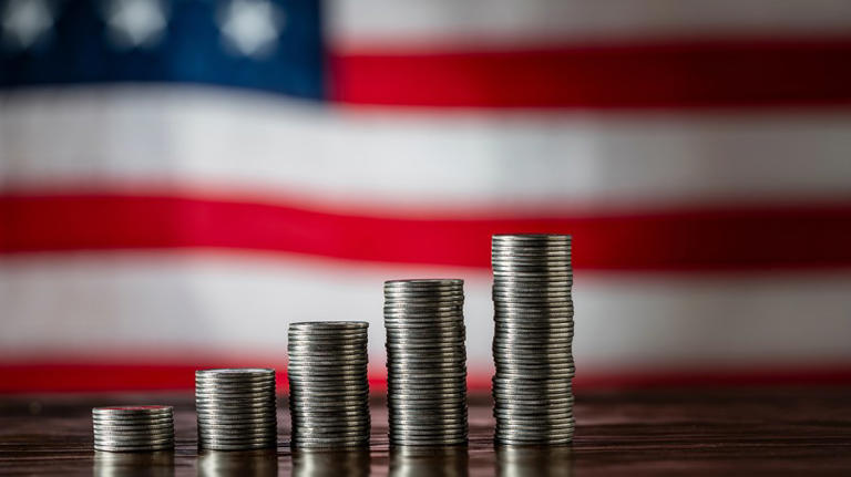$25 federal minimum wage proposal draws pushback from economic policy group