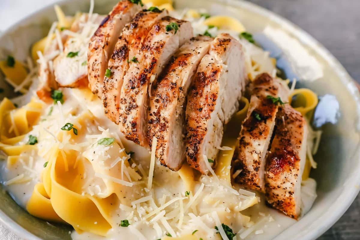 34 family friendly dinner ideas that even picky eaters won’t complain about