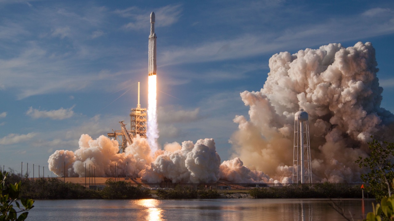 SpaceX delays Griffin moon lander launch to 2026