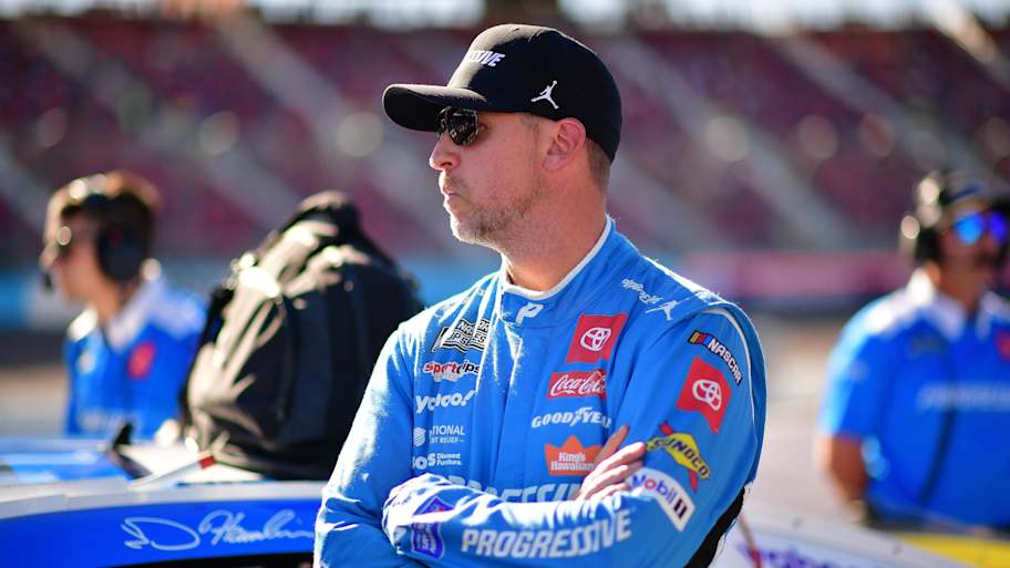 NASCAR Cup Championship Up For Grabs at Phoenix; Live Race Updates