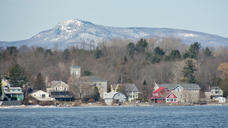 New York's Quaint, Serene Town Tucked In The Adirondacks Offers Easy ...