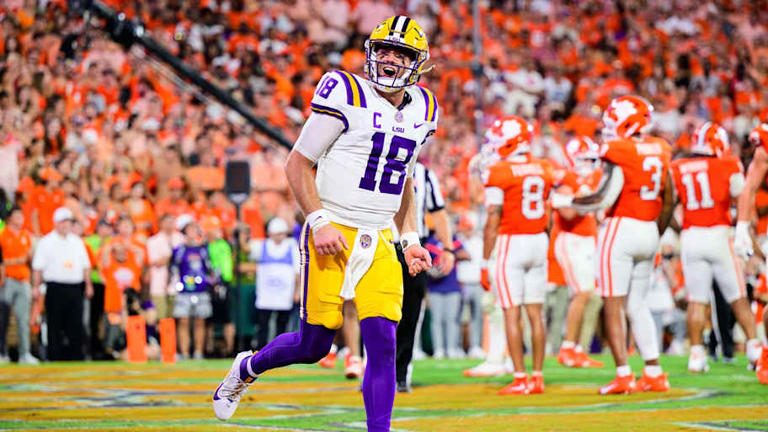AP Poll Top-25 Chaos After Notre Dame, Michigan Win During LSU Football ...
