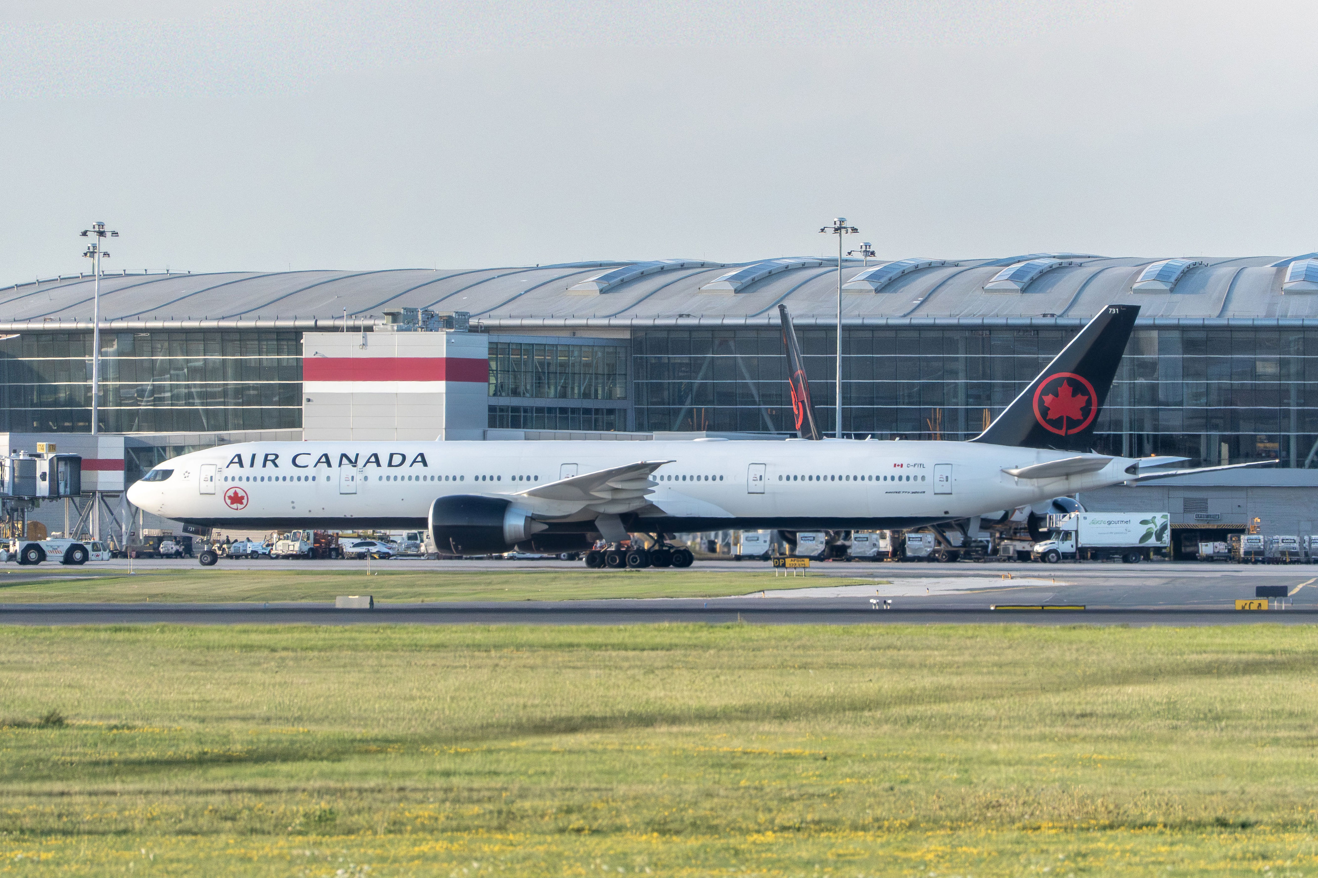 Air Canada Aeroplan Extends Pause on Points Expiration Through November ...
