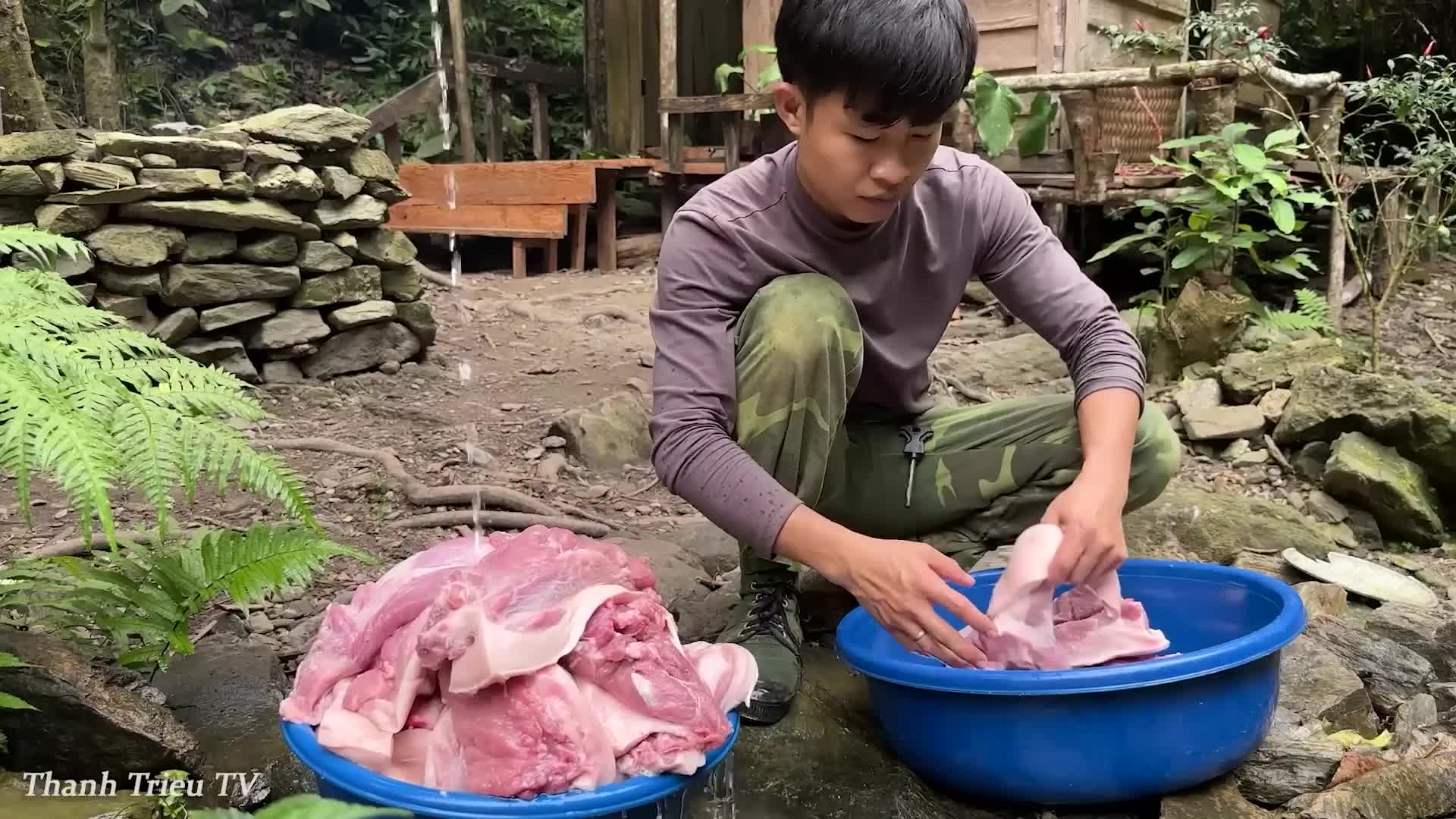 Preparing for Tet in rural Vietnam - harvest, bacon & cakes!