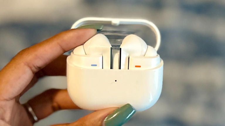 Apple AirPods Pro 3 vs. Samsung Galaxy Buds 3 Pro: I tried both models ...