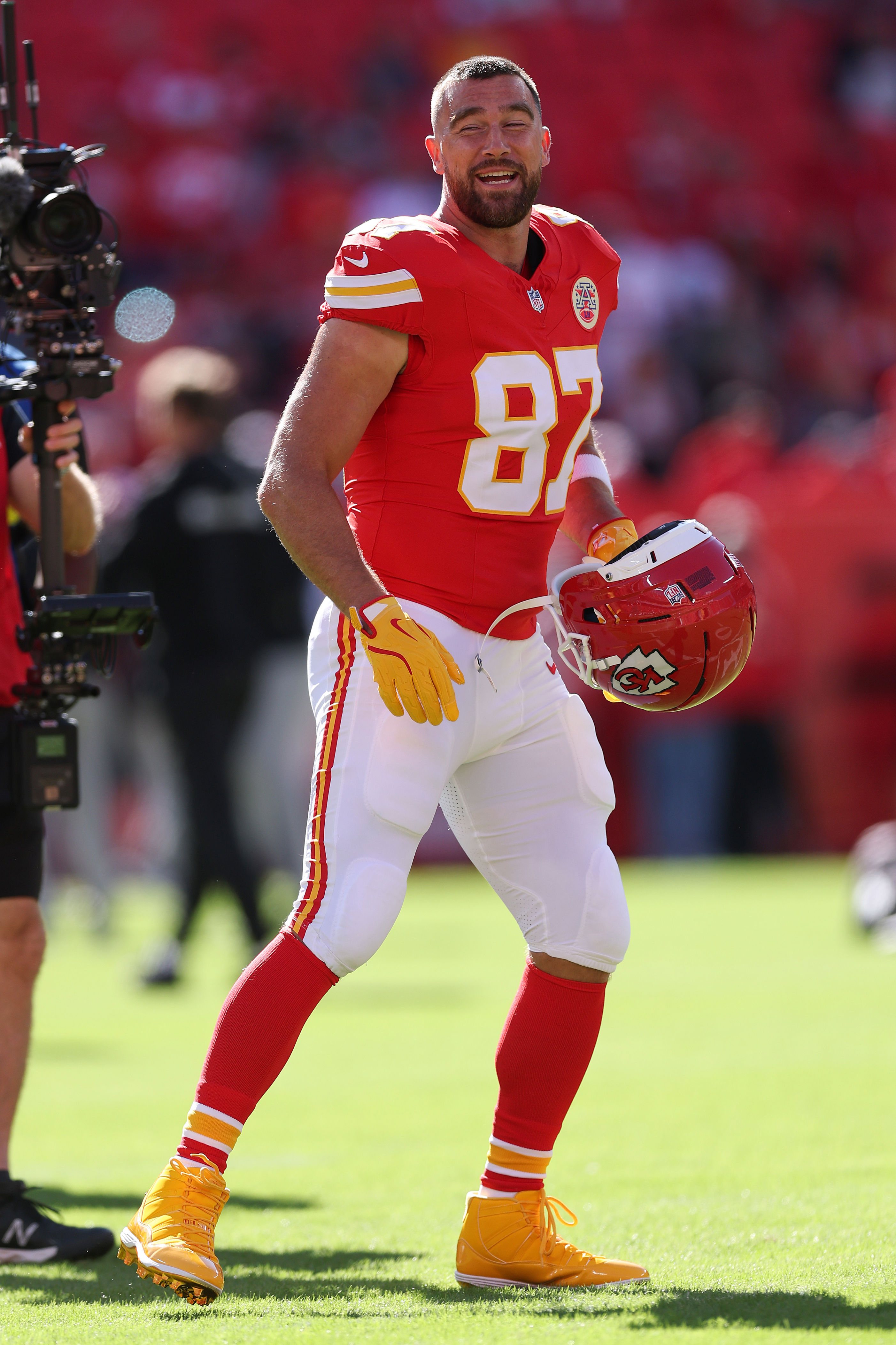 Taylor Swift appears to skip Travis Kelce’s Chiefs vs. Buffalo Bills game