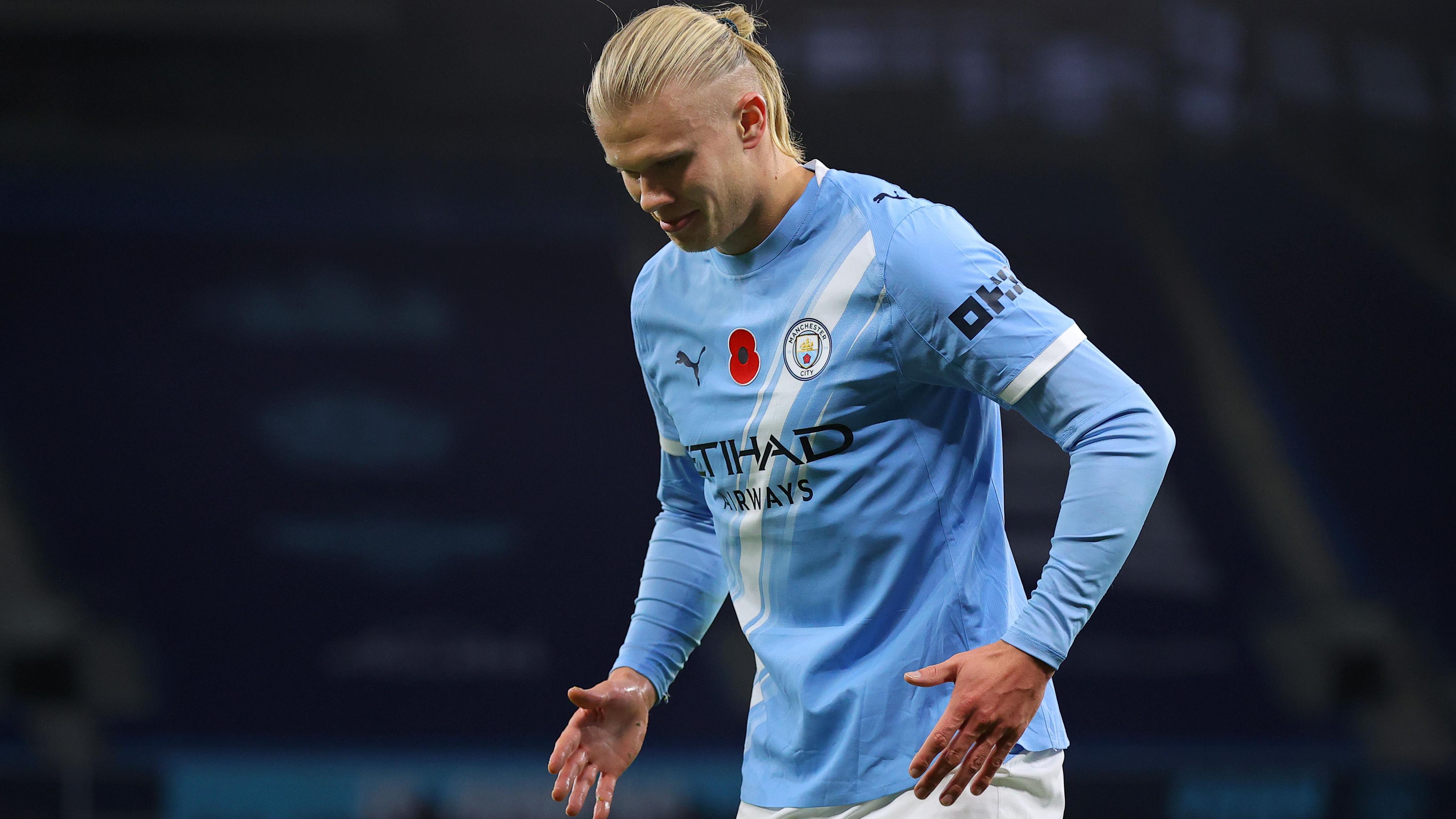 'He lives for the goals' - robot Haaland returns from malfunction