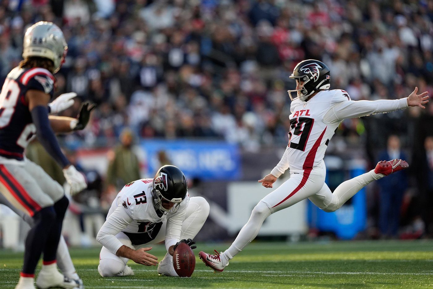 Parker Romo's missed extra point proves to be the difference in Falcons ...