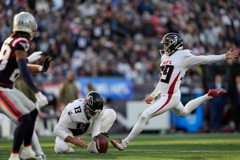 Parker Romo's missed extra point proves to be the difference in Falcons ...