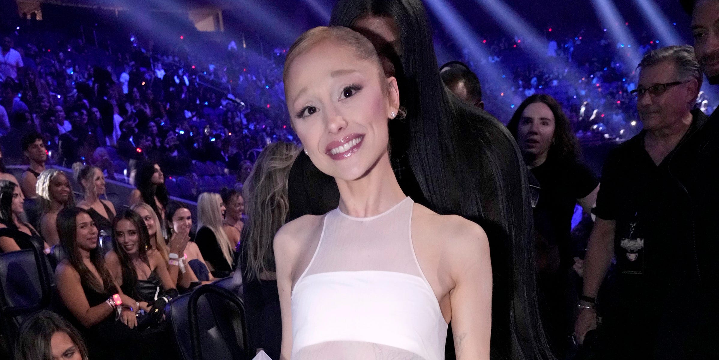 Evan Peters calls Ariana Grande an 'incredible performer' for 'AHS'