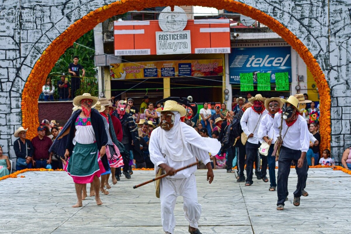 La Huasteca Hidalguense celebra el Xantolo con concurso de cuadrillas 2025