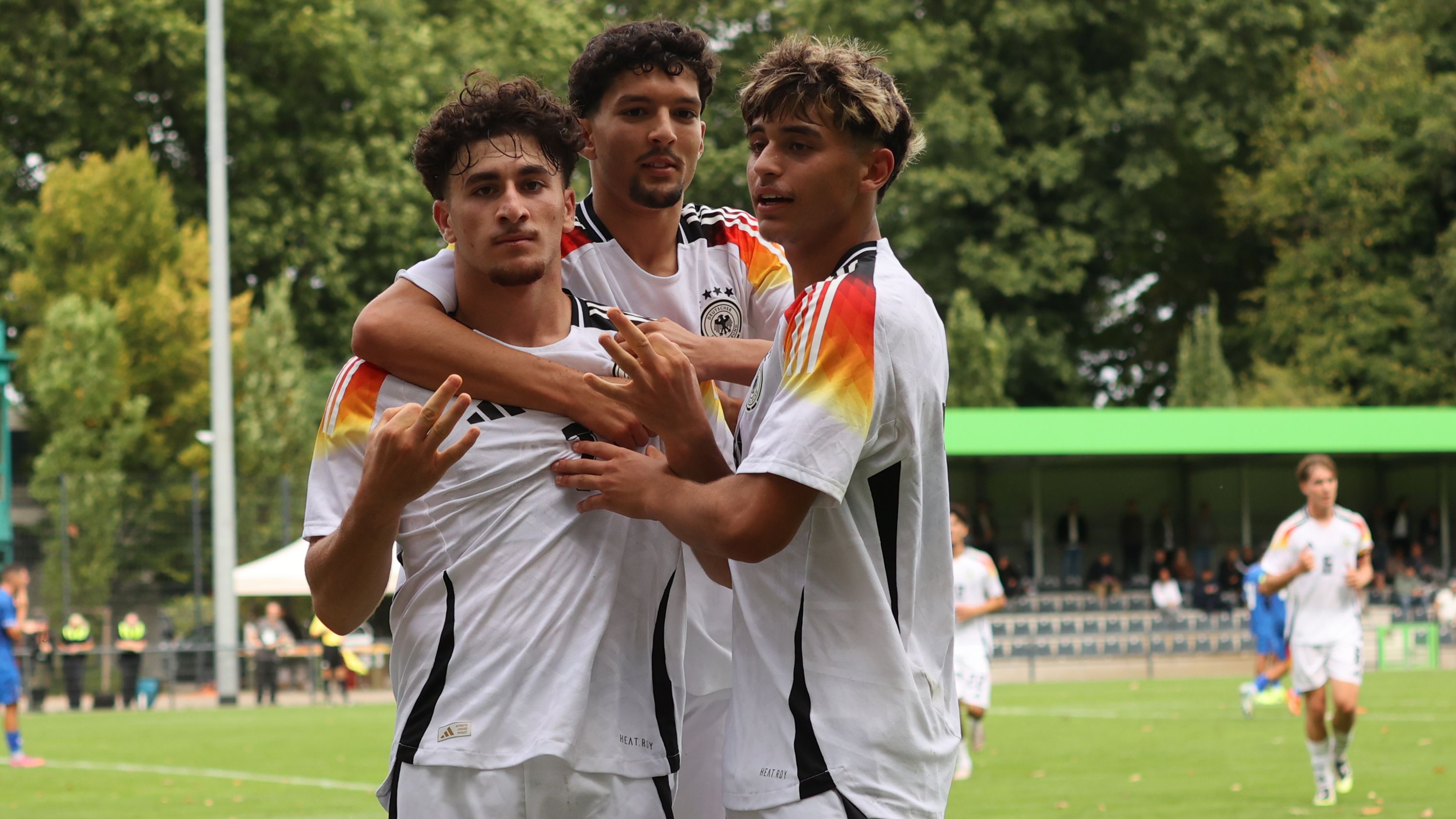 U17 WM heute live im Free-TV sehen: Wer zeigt / überträgt die Spiele ...