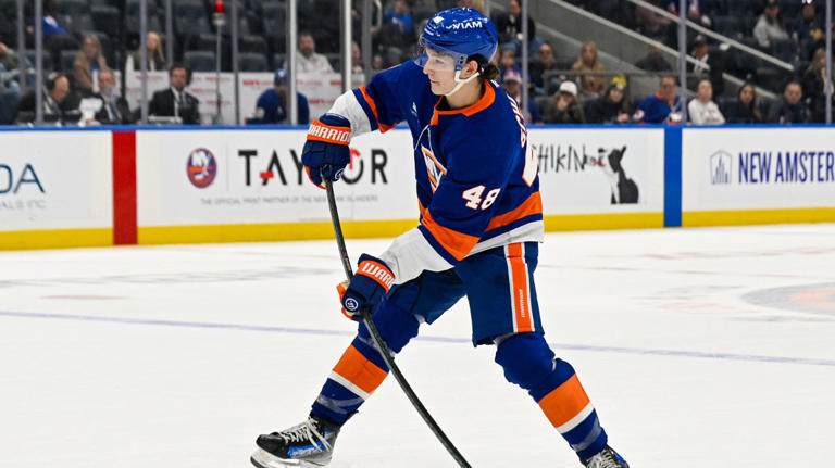 Islanders’ Matthew Schaefer passes Bobby Orr in NHL history vs. Blue ...