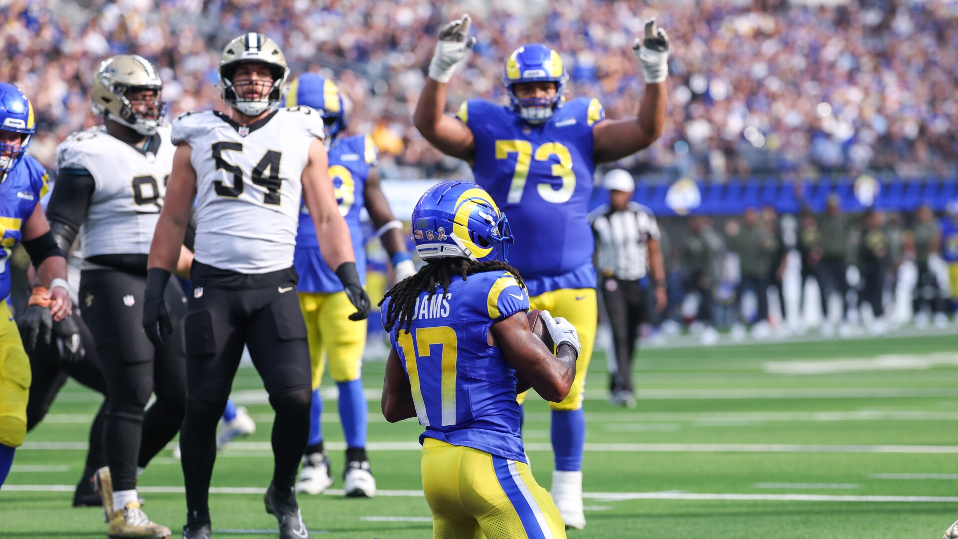 Davante Adams scores second TD, Puka Nacua questionable with chest injury