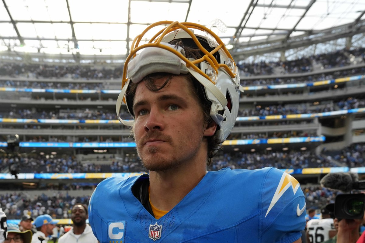 Justin Herbert Makes NFL History During Chargers-Titans Game