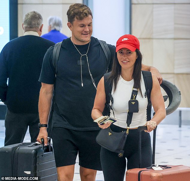 Newly engaged Danika Mason makes bizarre move with her engagement ring ...