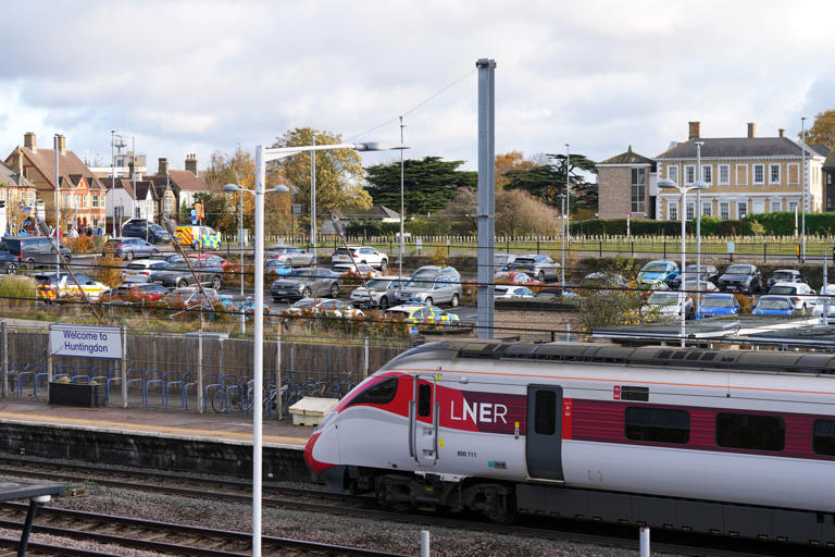 Train stabbing attack leaves 11 injured in Britain: What to know