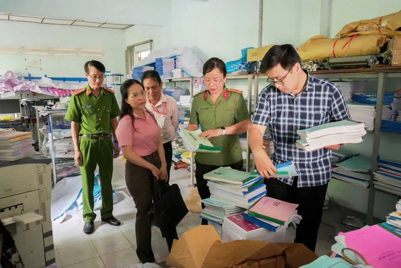 Báo động sinh viên dùng sách lậu, xâm phạm bản quyền