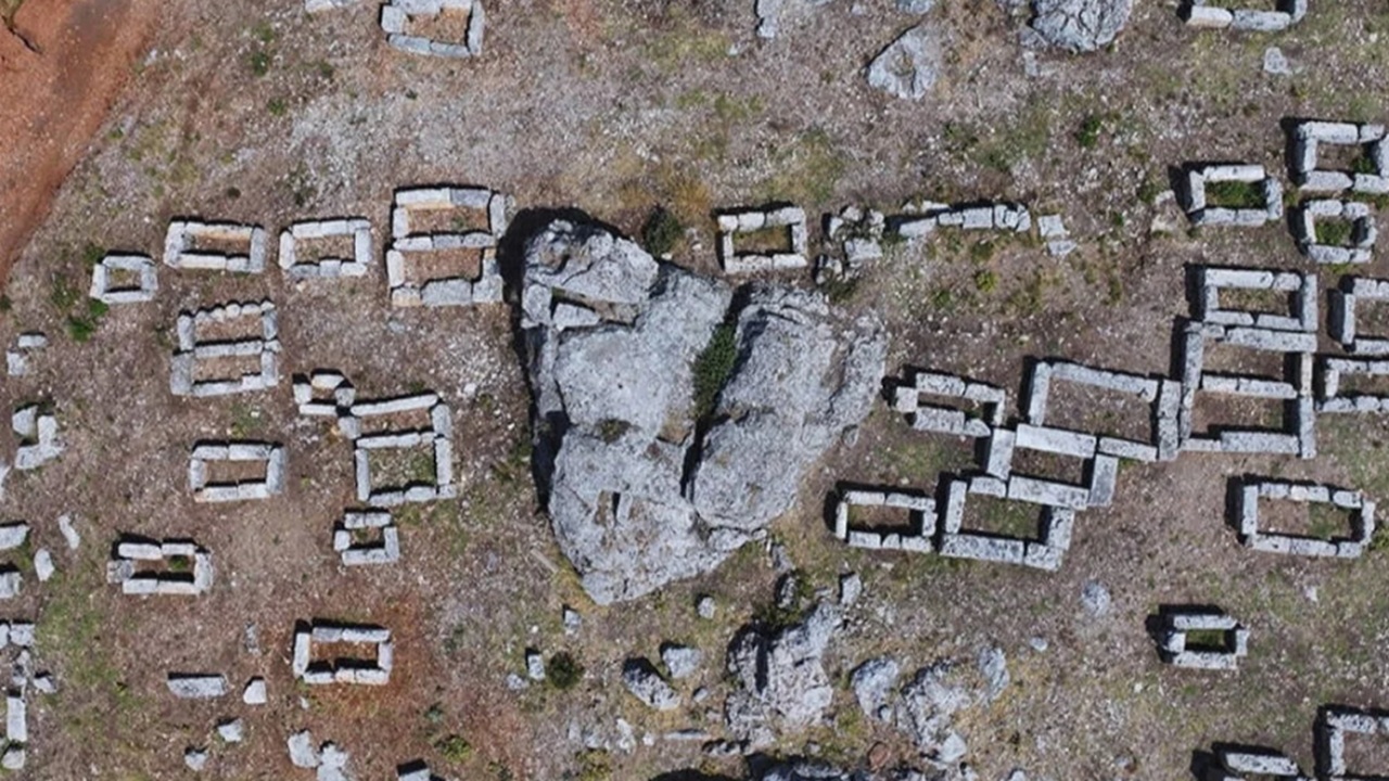 Nell’antica Sillyon scoperta un’insolita tomba romana d’élite