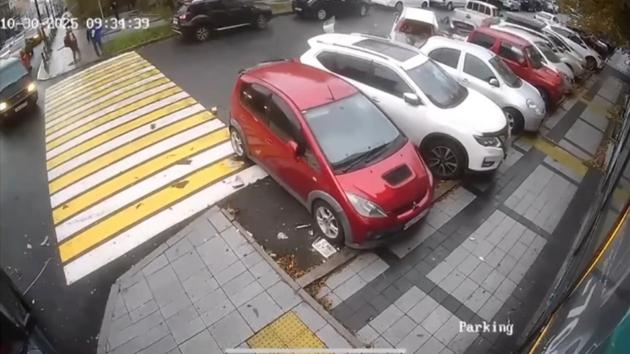 Driver with stuck gas pedal triggers major multi-vehicle crash in ...