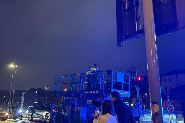 Video shows 'crazy incident' as men arrested for 'stolen cherry picker ...