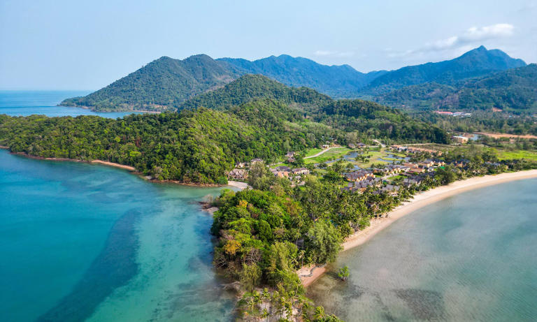 Foreign Office issues warning against travelling to parts of Thailand