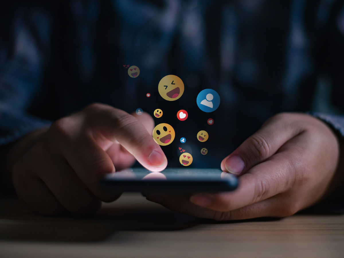 iPhone users stunned after netizen spots hidden tribute to Steve Jobs ...