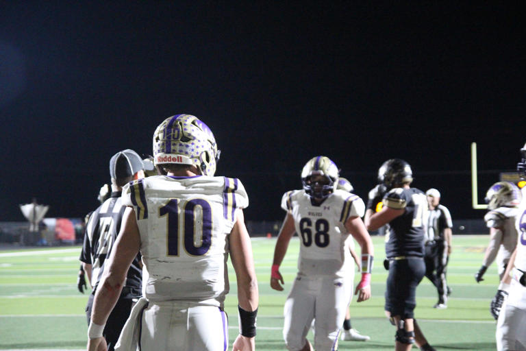 Dalhart football's 'brotherhood' puts Wolves on the verge of a District ...