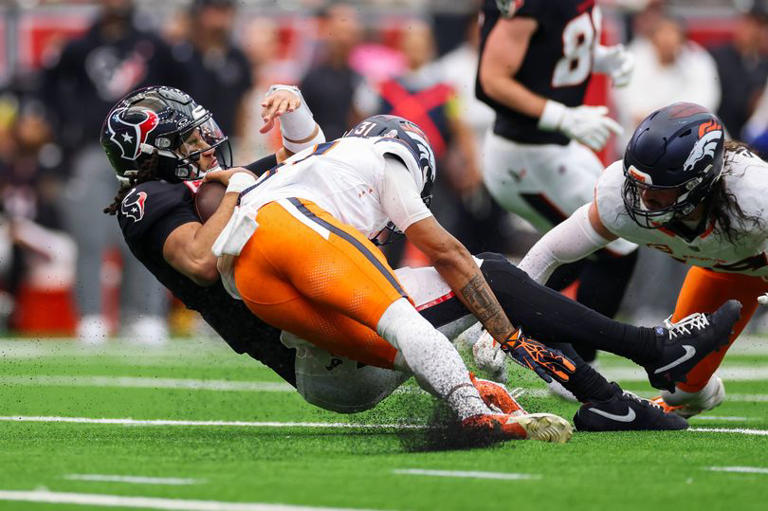 CJ Stroud latest as Texans QB sparks concussion fears after scary ...