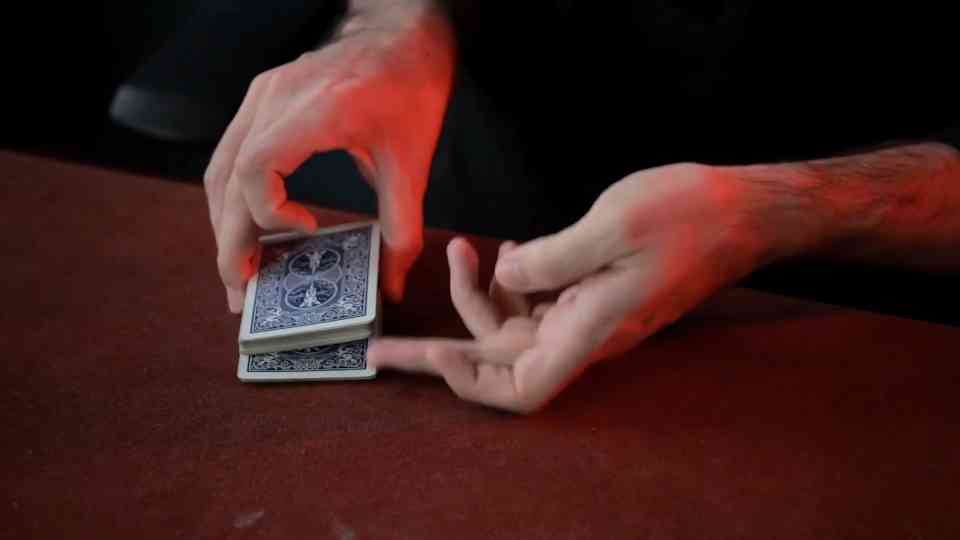 How to Do 6 Easy Card Tricks That Look Impossible