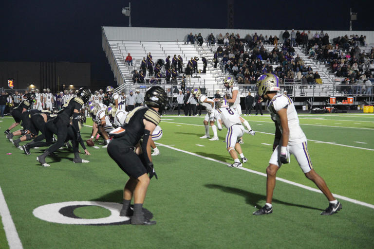 Dalhart football's 'brotherhood' puts Wolves on the verge of a District ...