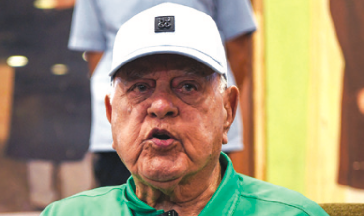 Farooq Abdullah seeks compensation for people affected by inclement weather