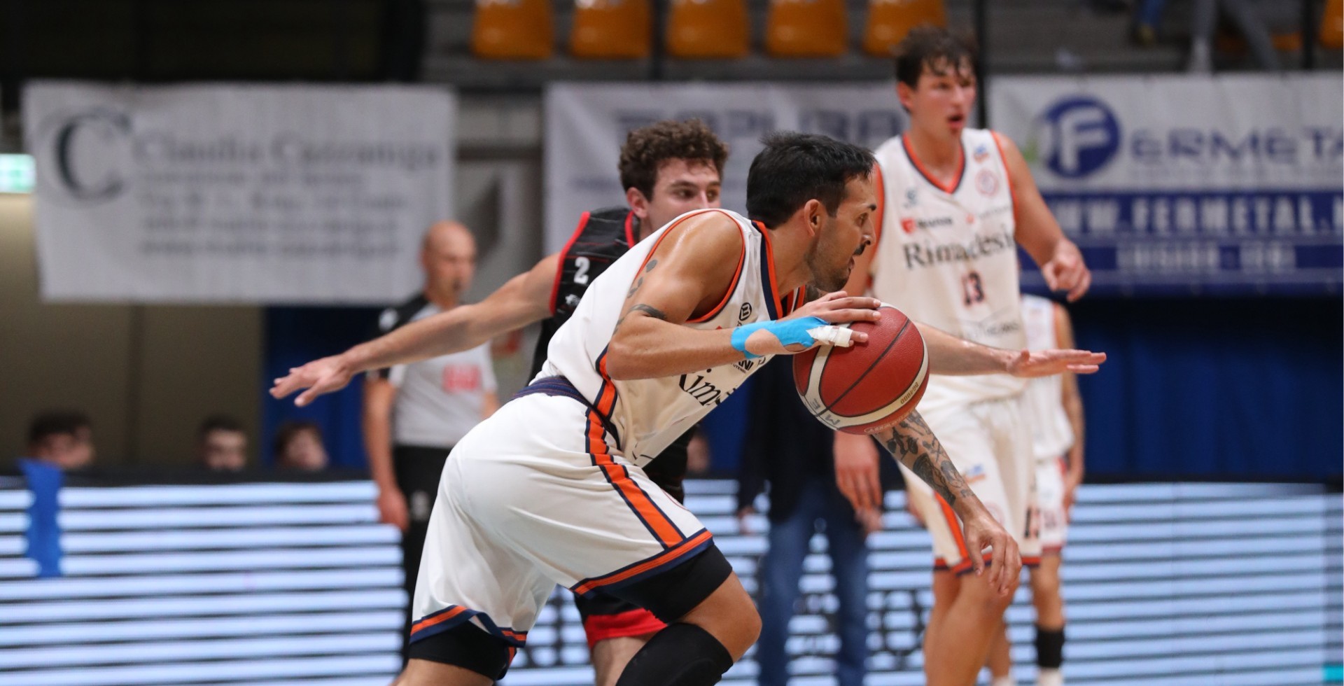 Basket, Serie B: l’Aurora cade in volata, Omegna espugna Desio