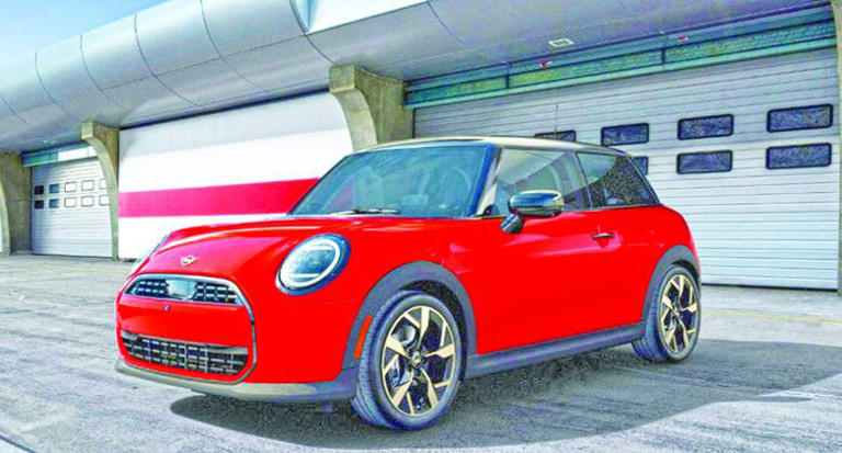 2025 Mini Cooper 2-Door: Small car with big heart