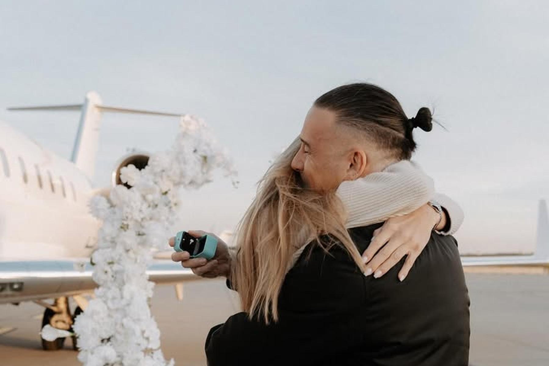 Wiener Rapper RAF Camora überrascht seine Liebste mit Heiratsantrag am ...