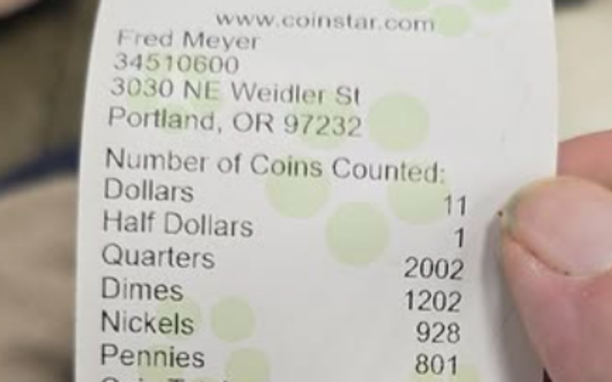 Man empties piggy bank after 10 years—not ready for how much he’s saved