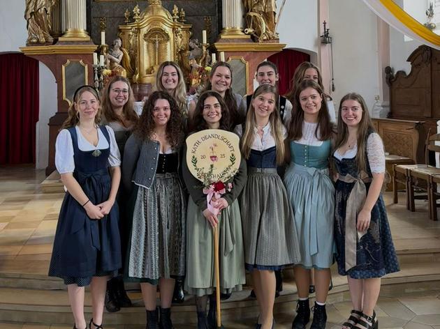 Ein neuer Verein nur für Mädels: Katholische Deandlschaft Allershausen ...