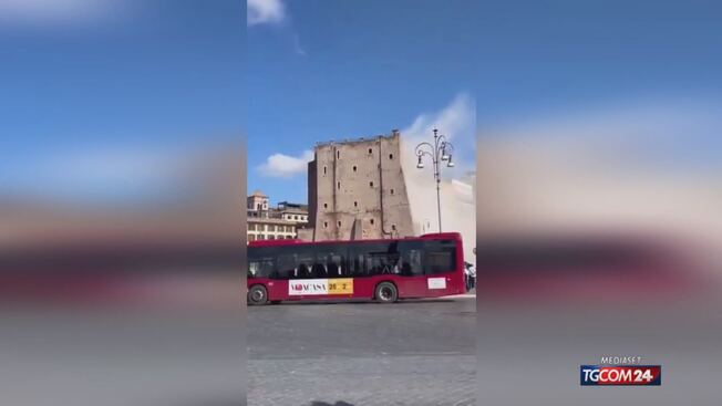 Roma, crolla la Torre dei conti ai Fori Imperiali