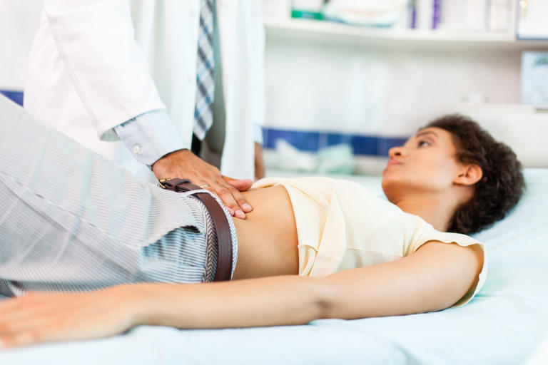 5 signs of colon cancer every woman should know