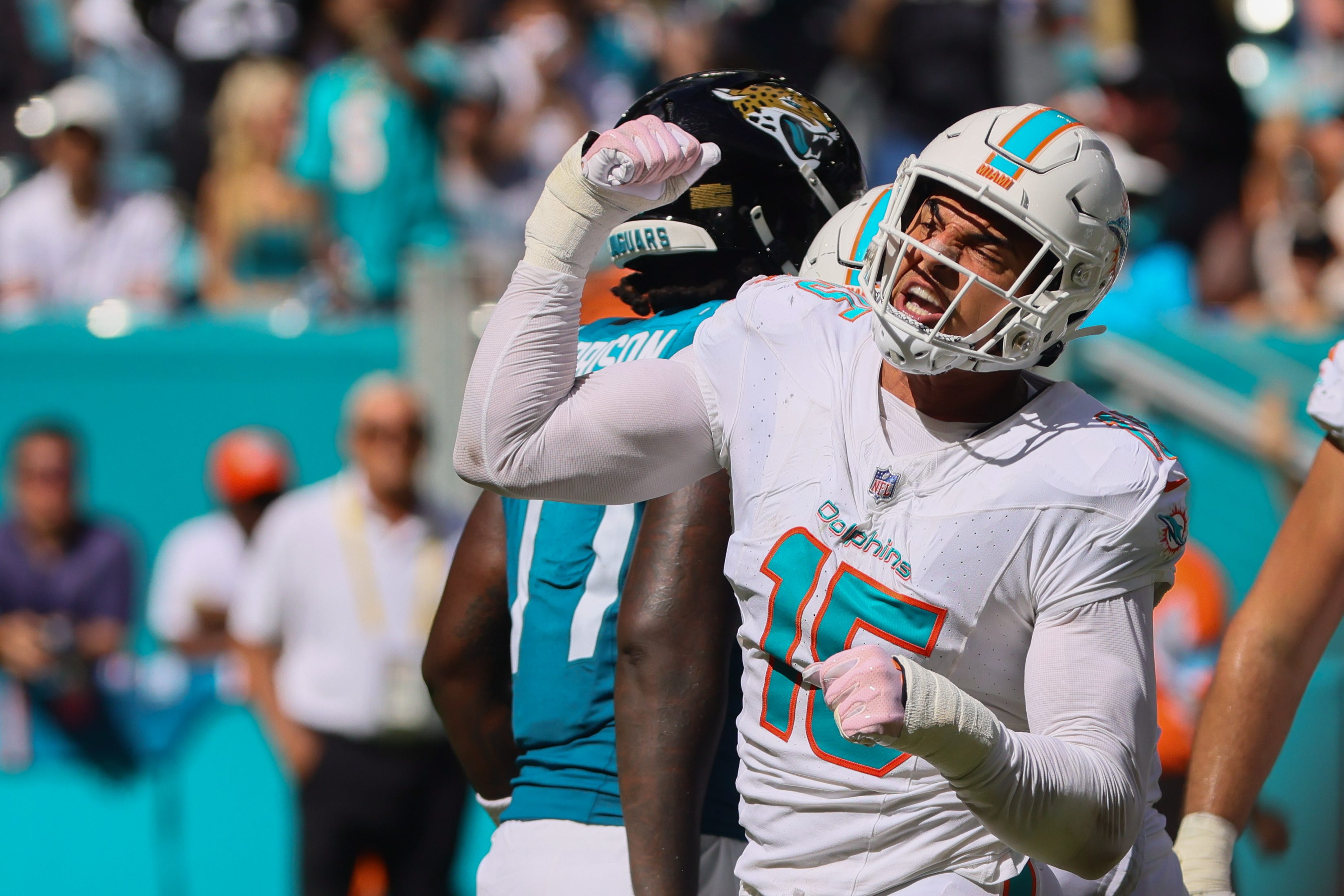 Eagles make another trade before facing Packers, adding edge rusher