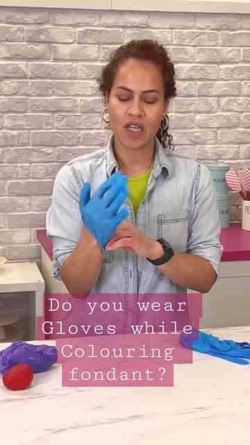 Colouring fondant tips