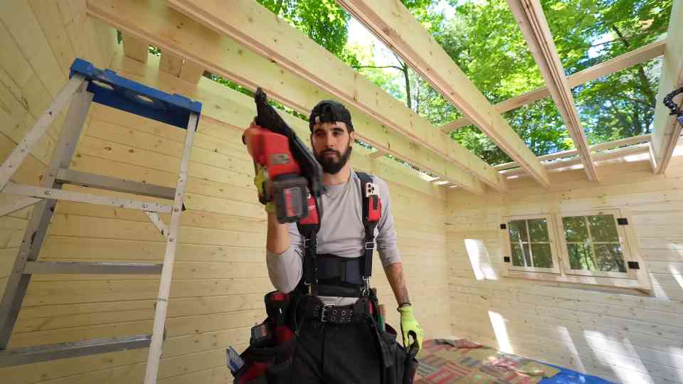 Building an off-grid cabin alone in 72 hours