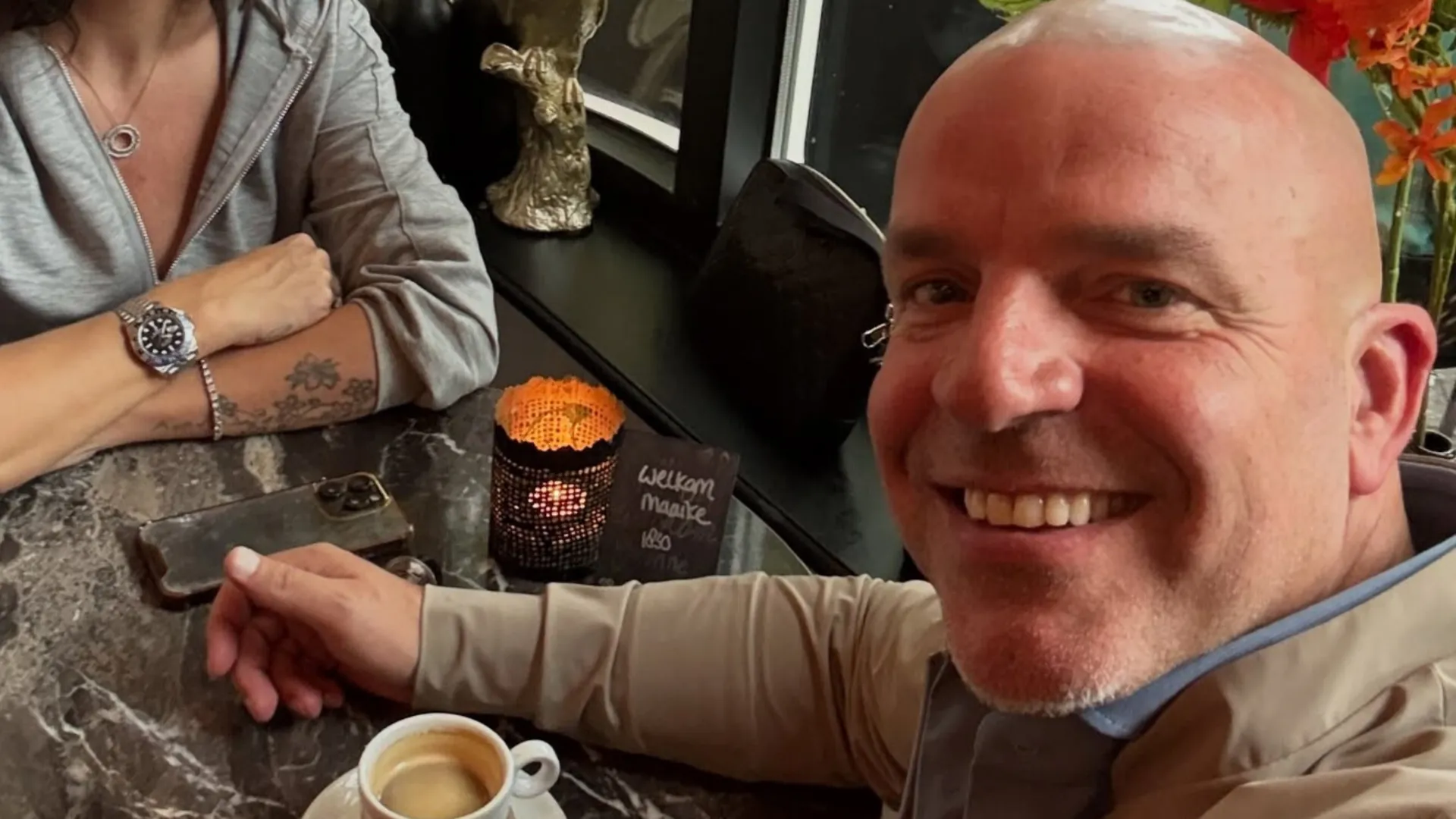 Andy van der Meijde poseert met nieuwe auto op Instagram: wordt dit zijn bolide?