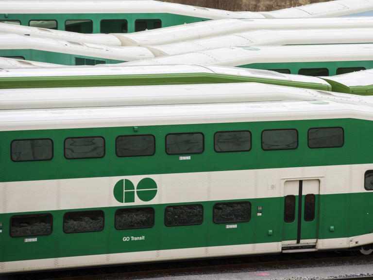 GO train operator didn't follow signal in 2024 near-crash: TSB