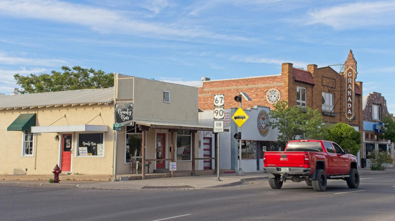 This Scenic Mountain Town Is A Cozy Hub For Exploring Texas' Big Bend ...