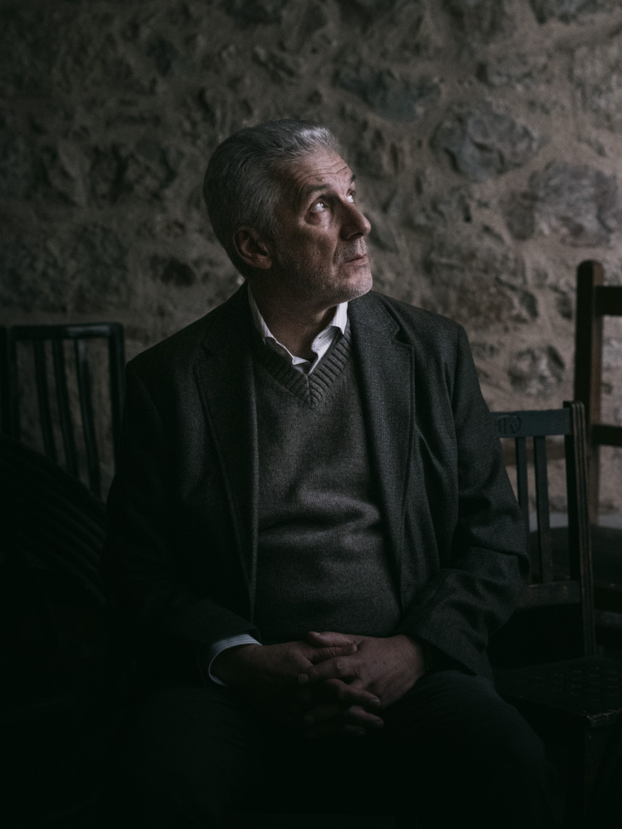 «Αρχιμάστορας Σόλνες» του Χένρικ Ίψεν σε σκηνοθεσία Γιώργου Σκεύα στο ...
