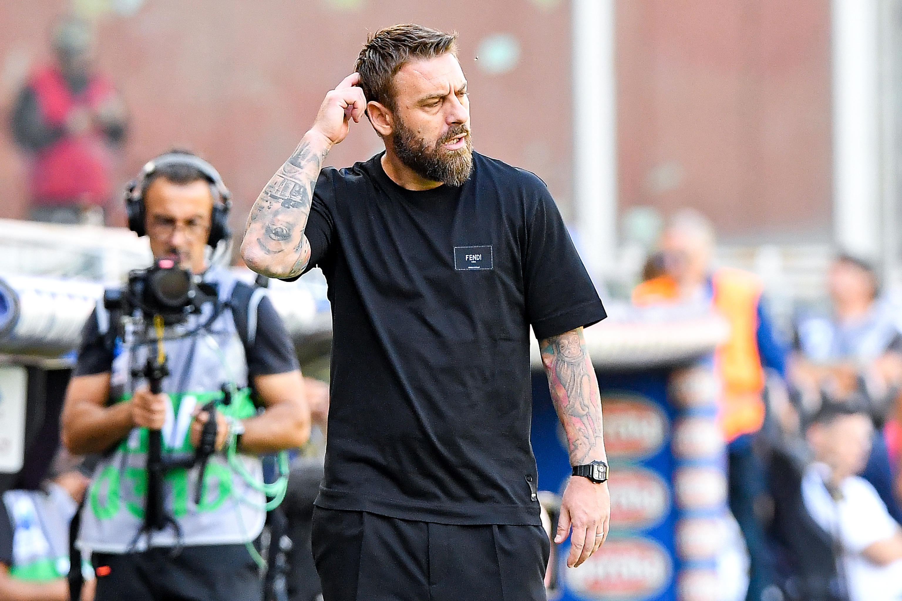 De Rossi in running to take over Genoa after Vieira exit