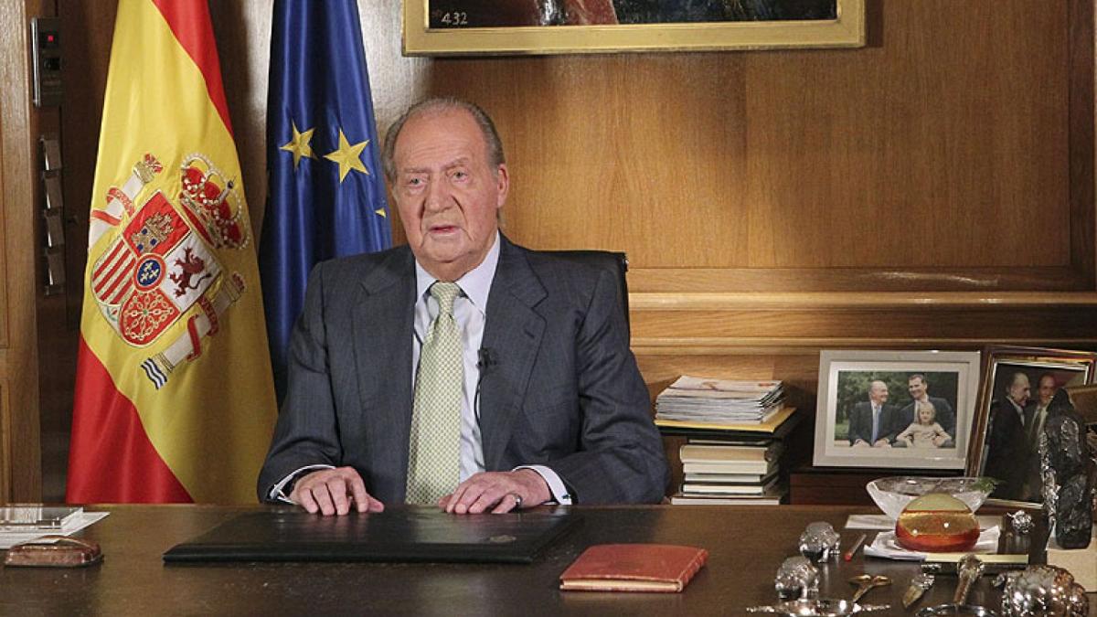 Don Juan Carlos advierte de que la monarquía es «frágil» pero muestra ...